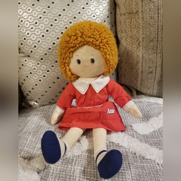 Knickerbocker | Toys | Vintage 982 Knickerbocker Annie Plush Doll ...